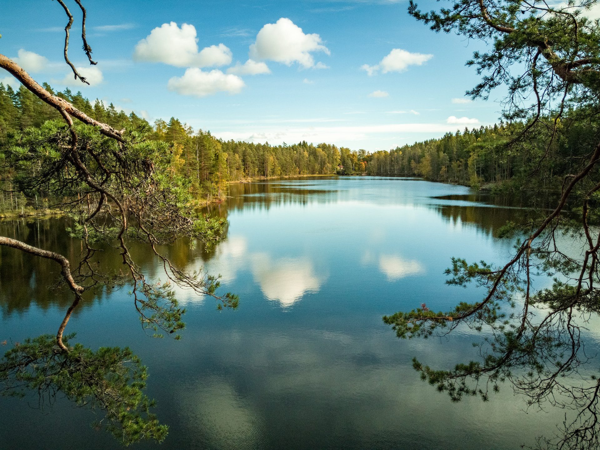 Hur Många Sjöar har Finland?🌍De Tusen Sjöarnas Land? Njaa..